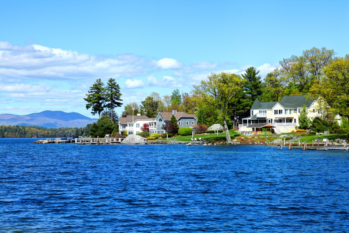 Exploring the Mountains Around Lake Winnipesaukee - Planet Dreaming